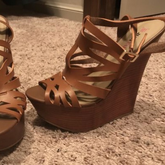 JustFab | Shoes | Justfab Wedges | Poshmark